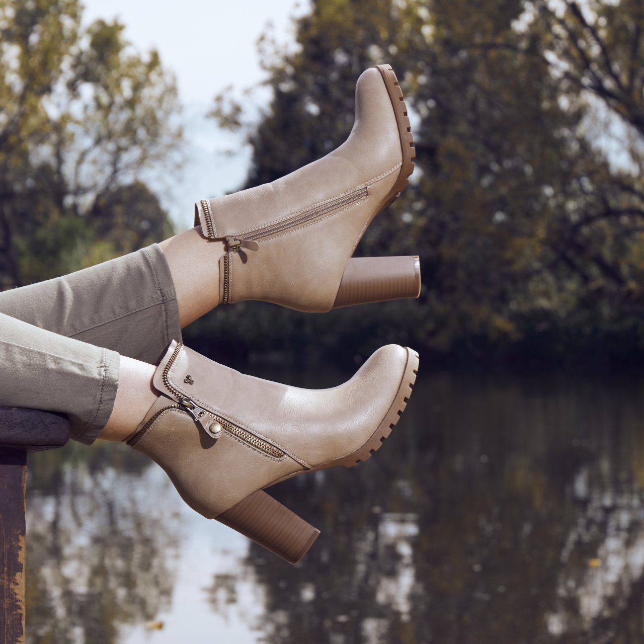 Lookbook - Butterfly feet